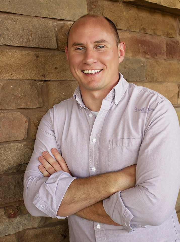 | Adam Headshots | Evansville Indiana Photographer